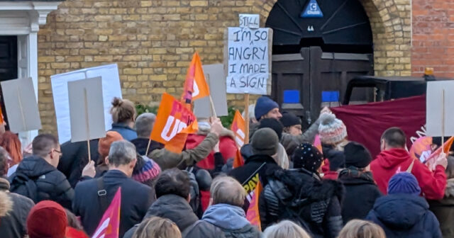 Sixth form college teachers march on Westminster