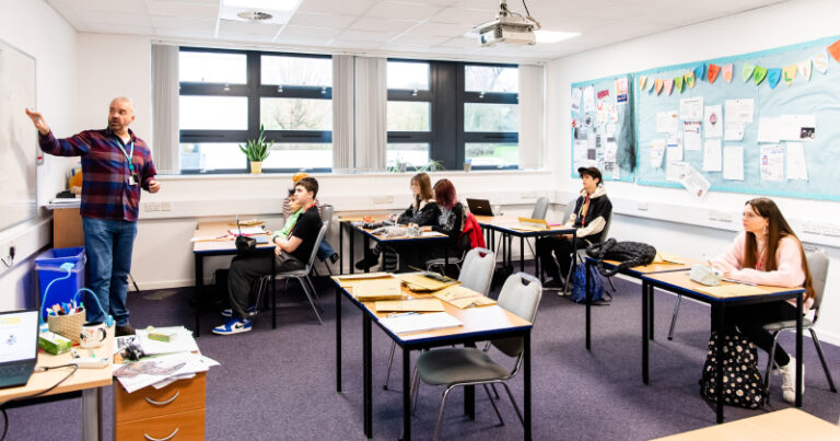 FE college 14-16 provision: stepping in where schools fail